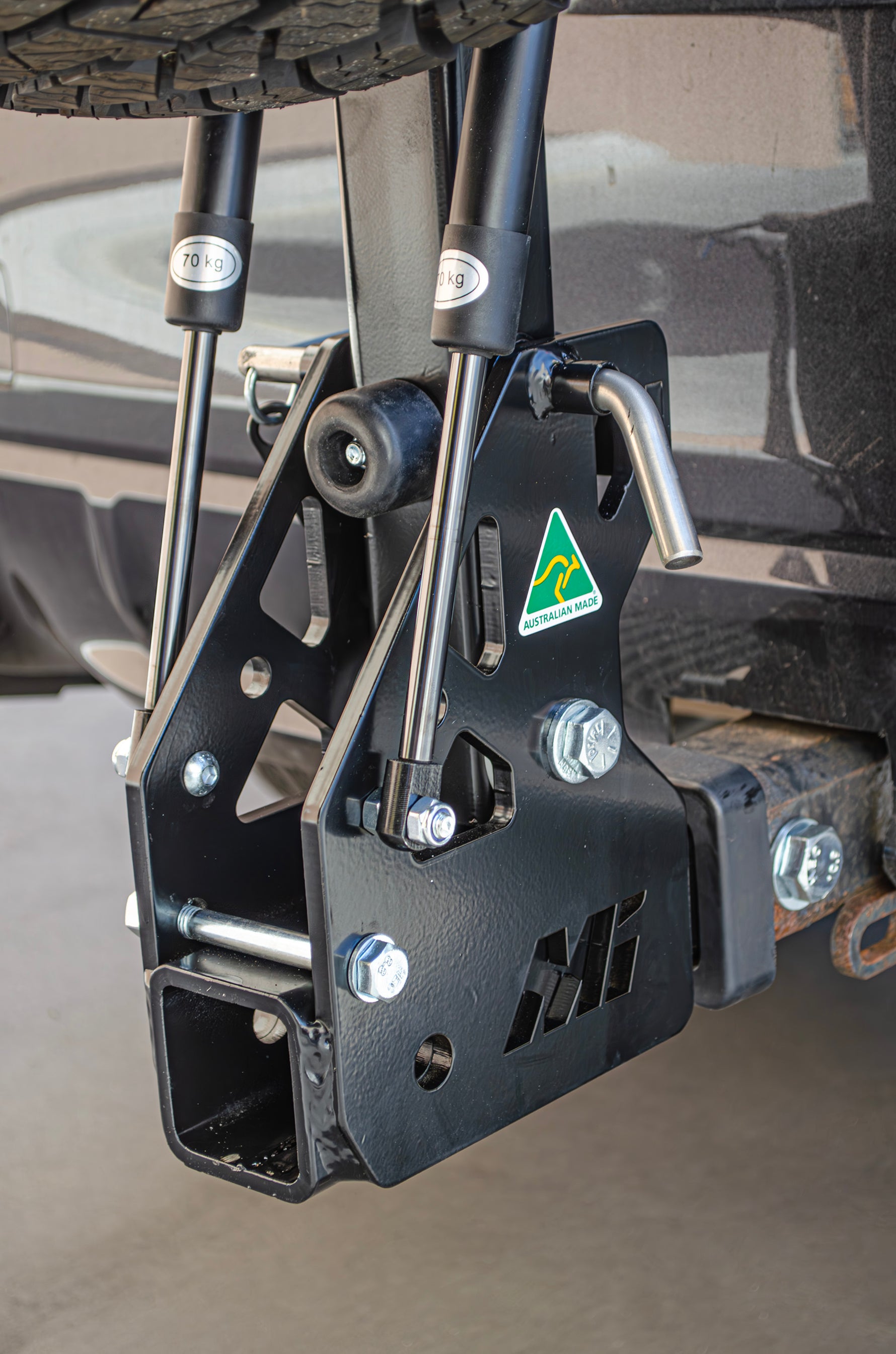 TILTING SPARE WHEEL CARRIER | GEN3 | 2T TOWING – Mirack
